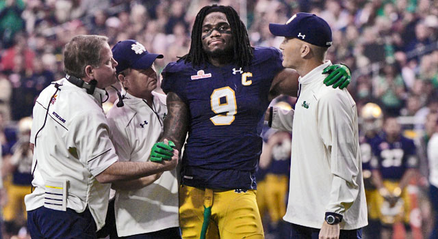 Jaylon Smith's Injury Clouds NFL Future // UHND.com