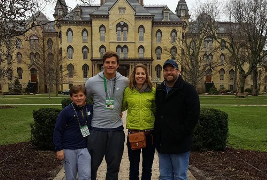 Notre Dame Recruiting Adds 4-Star TE: George Takacs Commits! // UHND.com