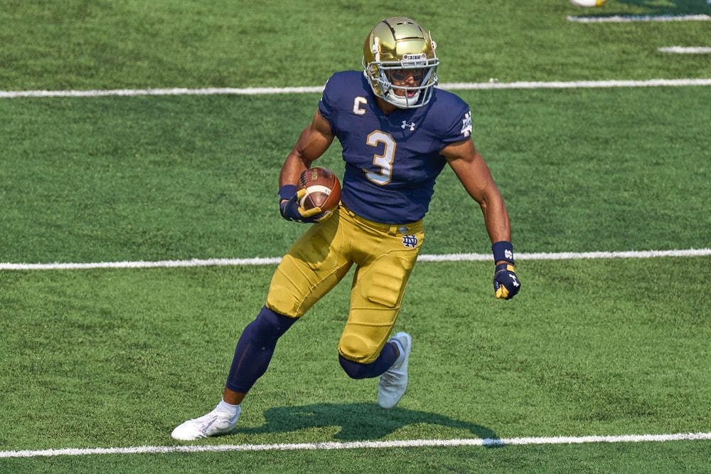 Avery Davis Injury Brutal For Him And Notre Dame Football // UHND.com