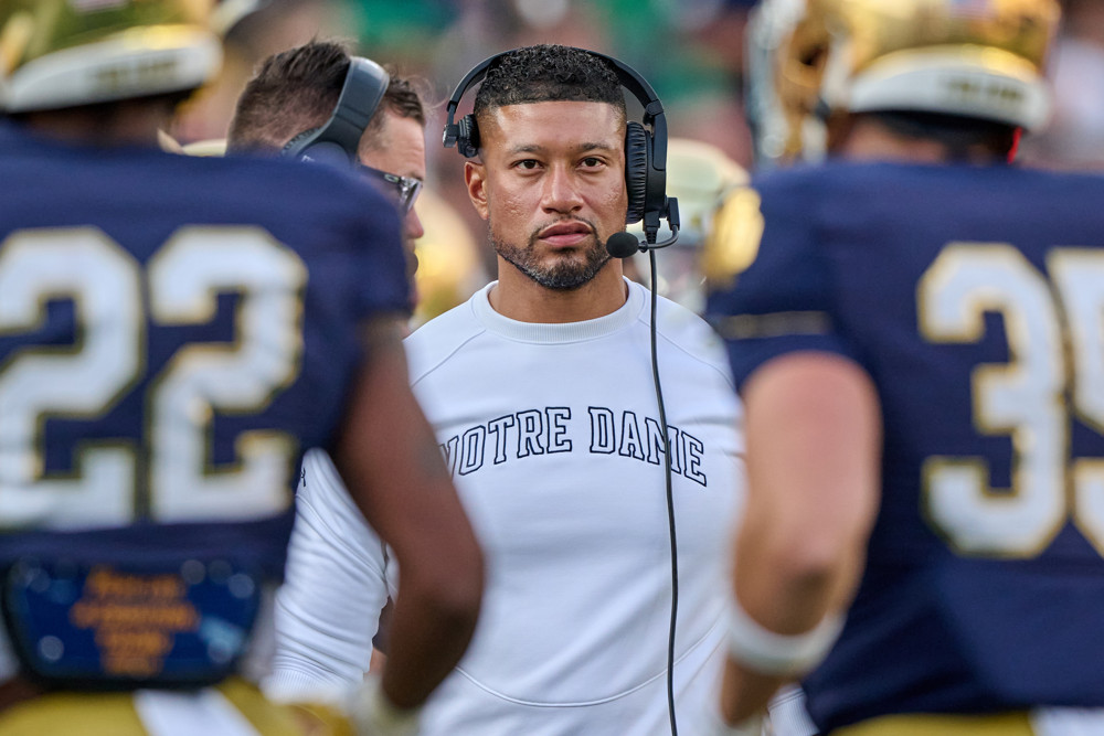 Notre Dame Football Primer: #6 Irish Face #10 Miami In A Sunday Night ...